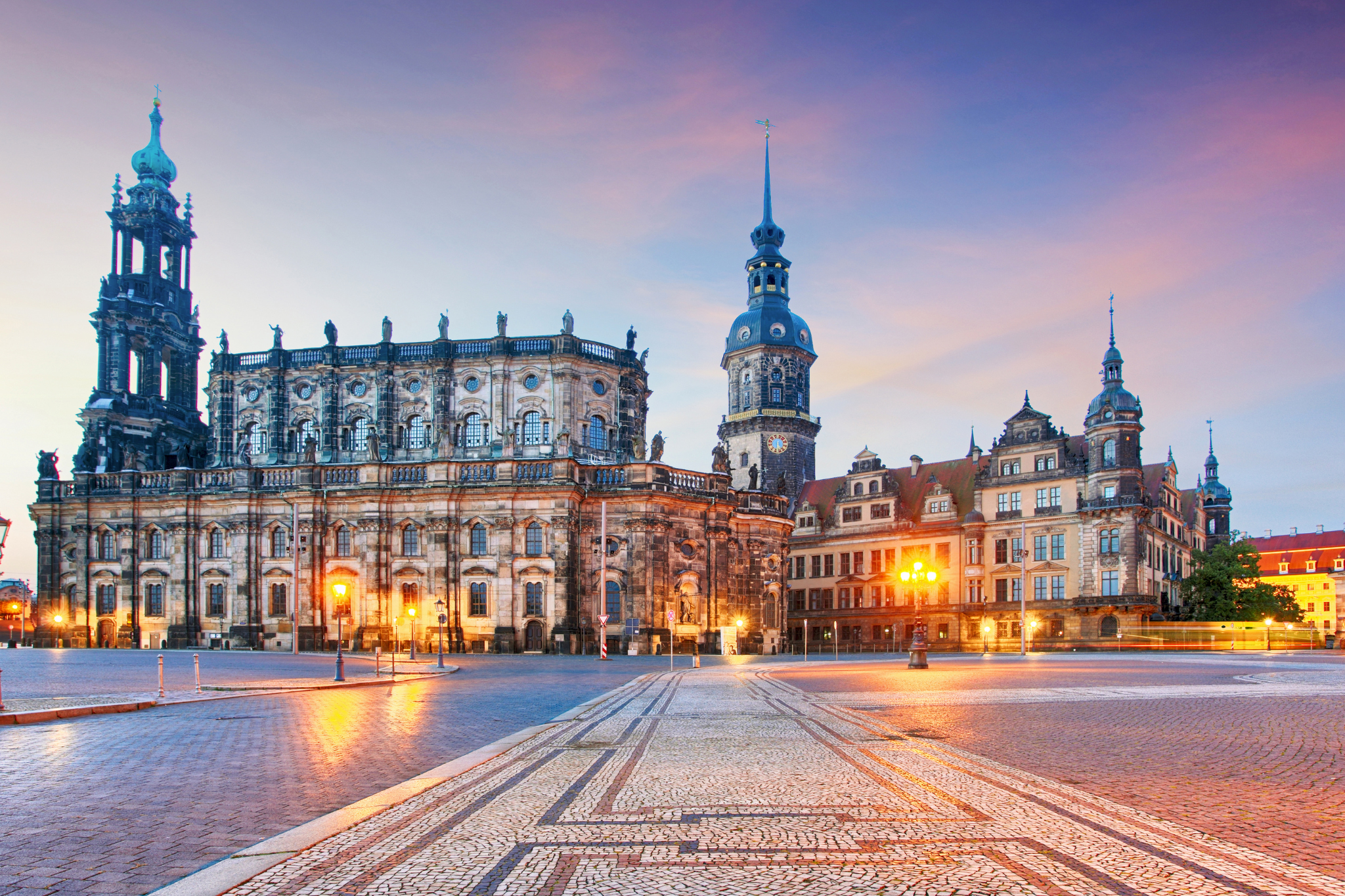 Moving To Europe From The USA: What Americans Need To Know | UPakWeShip