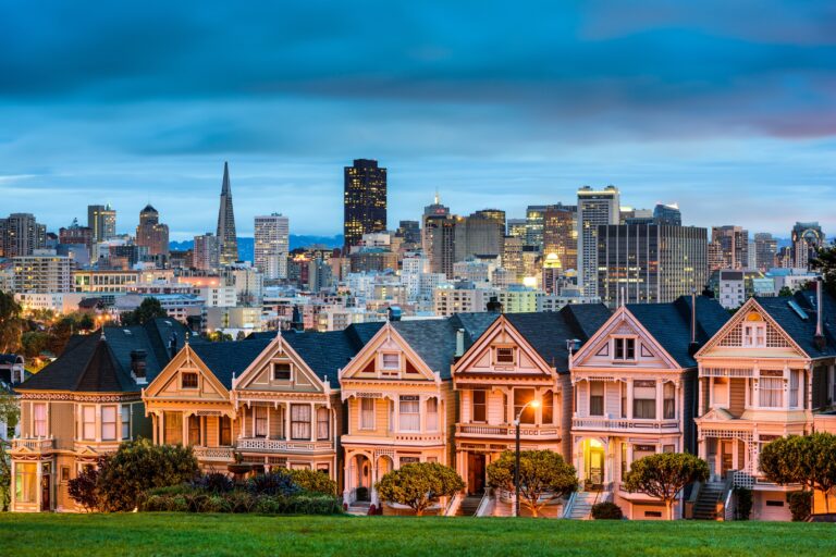 The Ultimate Choice: Living in Florida or California? | UPakWeShip